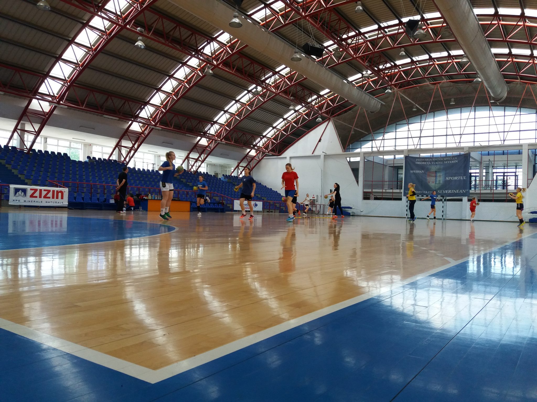 Handbal de calitate în Polivalenta severineană
