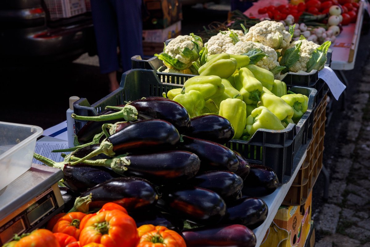 La piață, după roadele toamnei - Jurnalul Olteniei – Știri din Craiova ...
