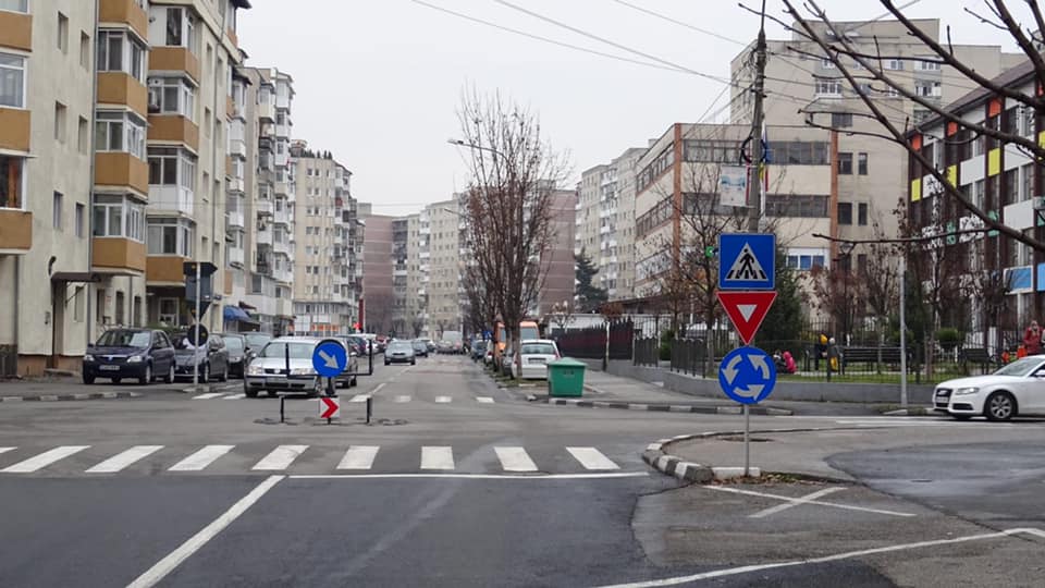 Două intersecții din Râmnicu Vâlcea, sistematizate cu sensuri giratorii