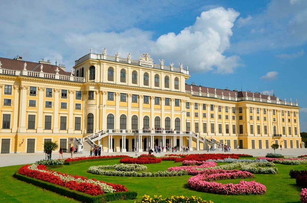 Palatul Versailles primește un ajutor ''de urgenţă'' de 15 milioane de ...