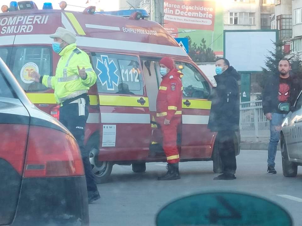 Craiova. Accident în față la KFC! O persoană a ajuns la spital ...