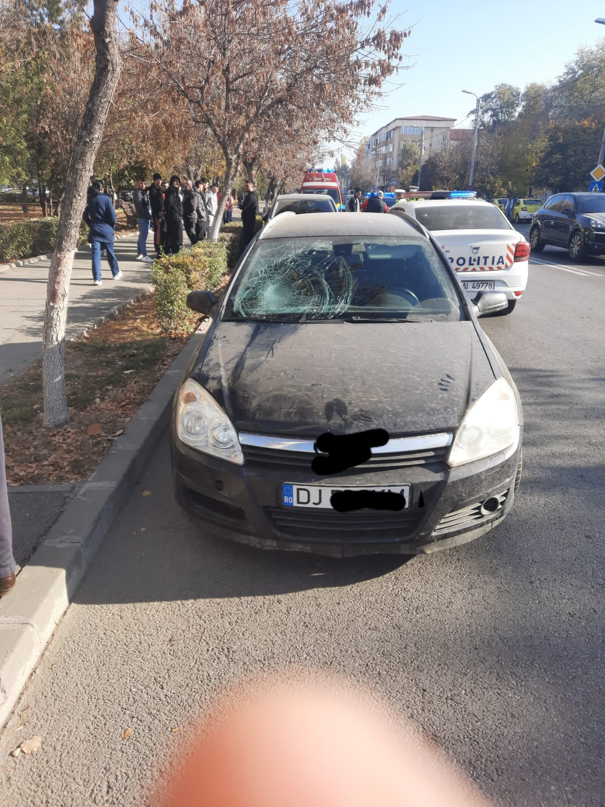 FOTO/ Accident în Brazda lui Novac. O femeie a fost rănită - Stiri ...