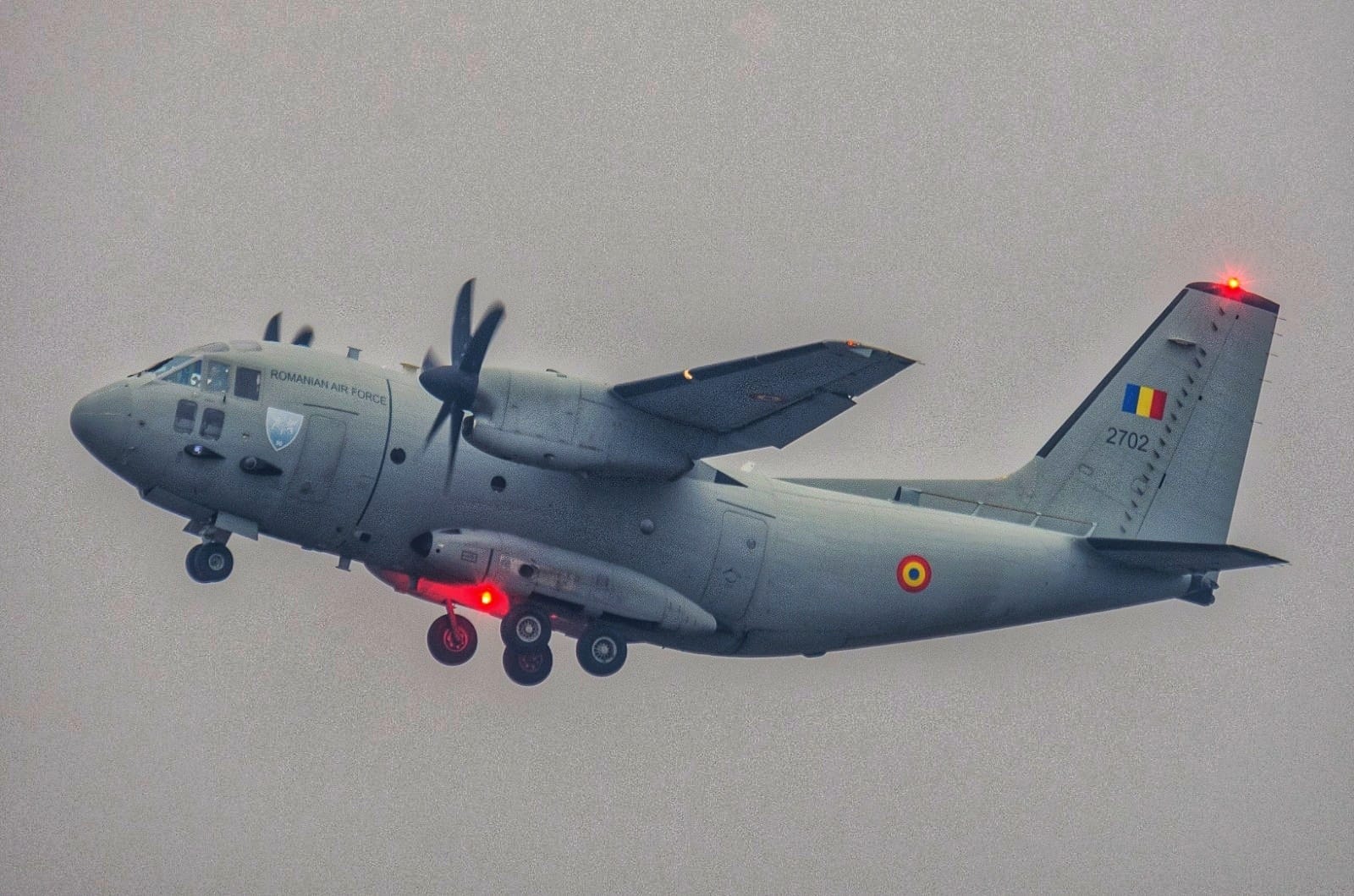 MAE: 8 români și doi polonezi aflați în Turcia, aduși cu un avion MApN ...