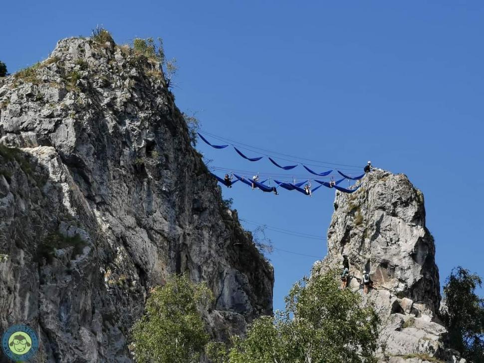 Baia de Fier, asaltată de turiști: „Nu regret. Voi mai veni”