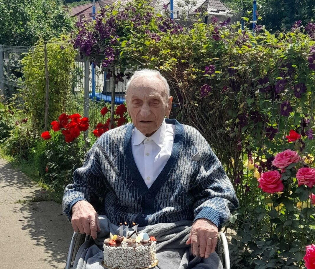Cel mai vârstnic om din România trăiește la Galicea. Veteranul Ilie ...
