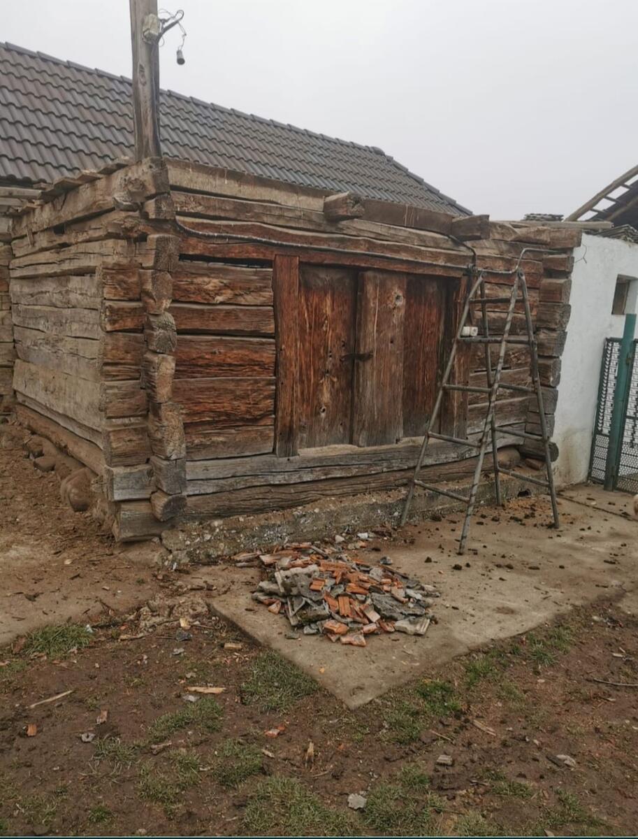 Gorjenii vând obiecte istorice de peste 100 de ani