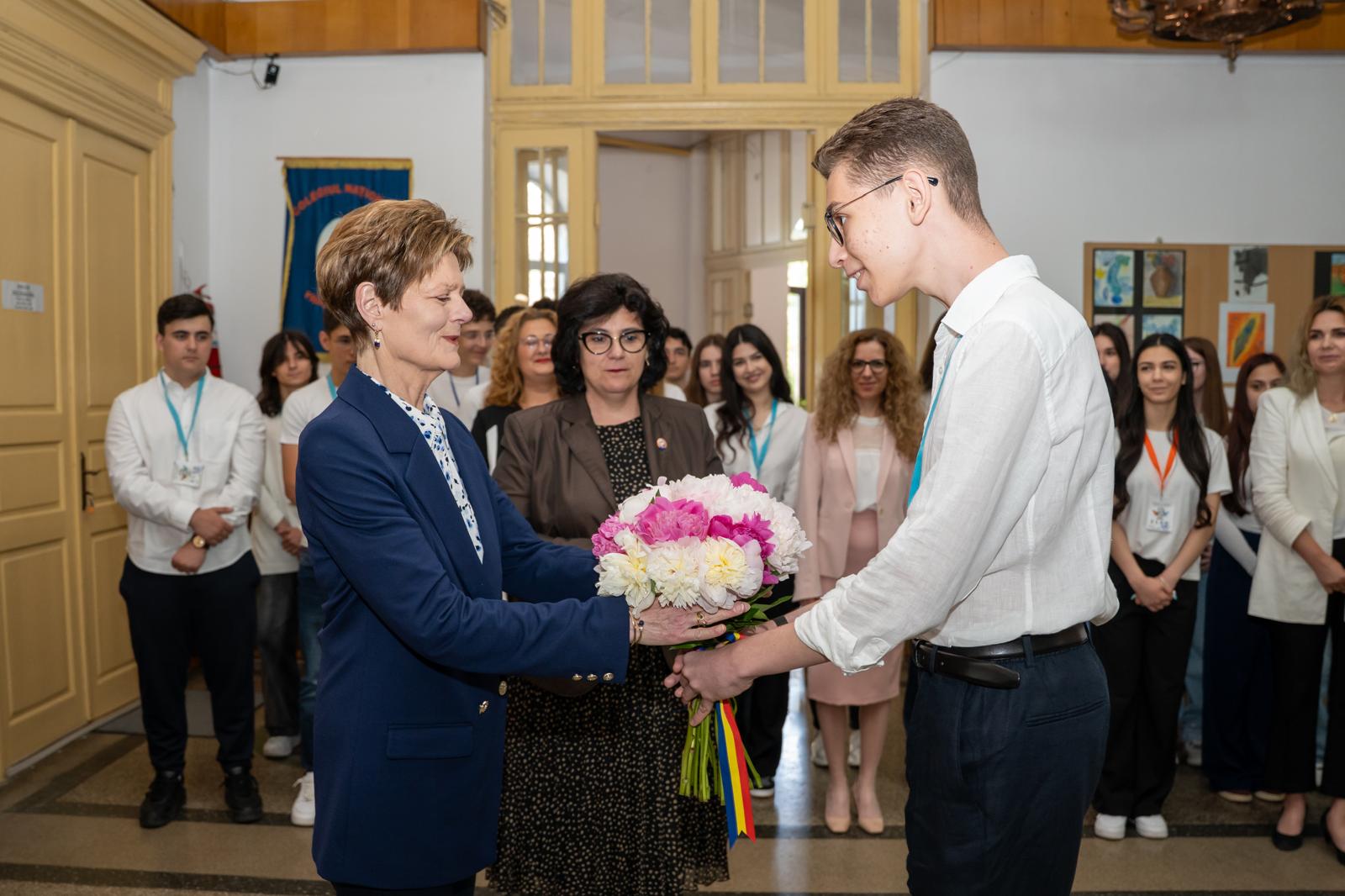 Principesa Elena, în vizită la Colegiul Național „Frații Buzești”