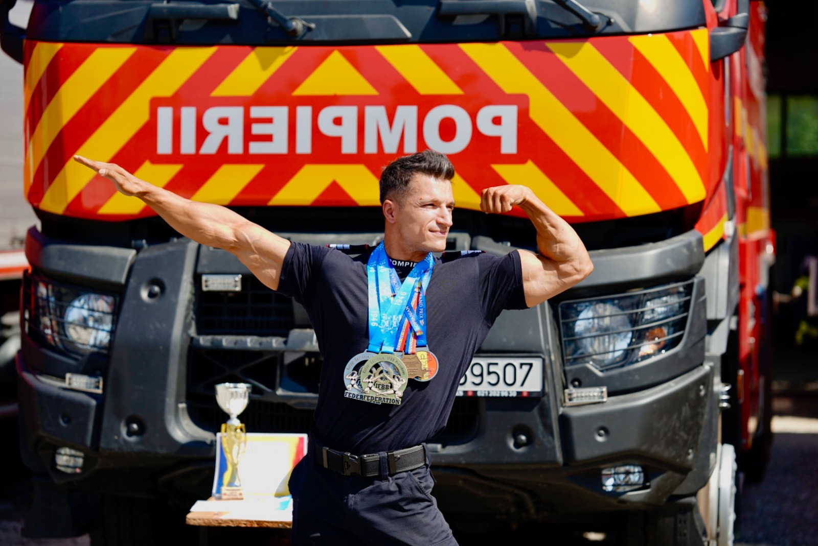 Pompier mehedințean, aur la Campionatul Național de Culturism și ...